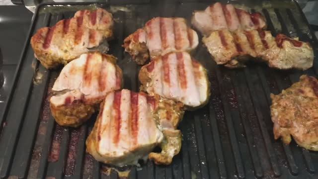 Свиная вырезка на электрогриле.  #Мужская кухня кухня с Андреем Сажневым