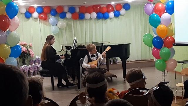 игра на балалайке - 1001 песенка