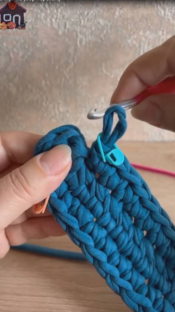 Ряд закончу и начну - на узор перехожу