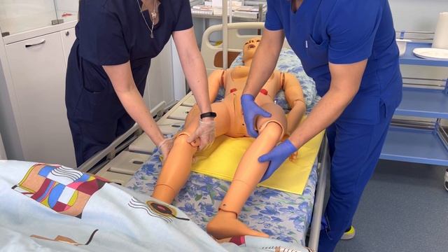 8. Помощь при мочеиспускании у женщин