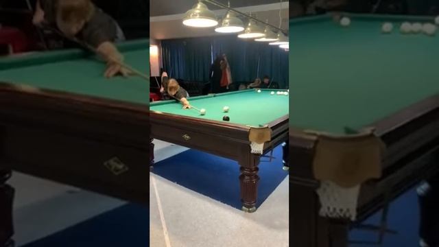 Бильярд в Перми - Наши девчонки играют на бильярде