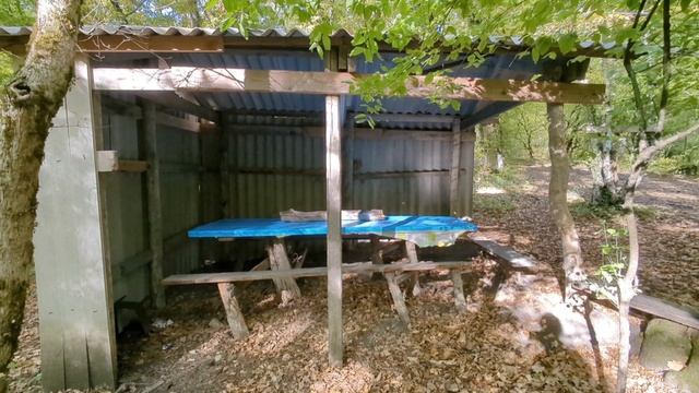 Поход от Широкой Щели к Адербиевке, водопады Хвост Дрозда, Цегельский. Заброшенные лесные строения