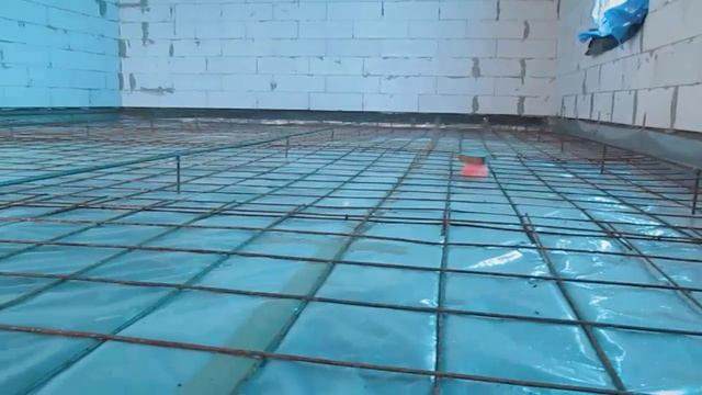 Установка маяков и заливка чернового пола