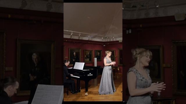 При дороге ивы