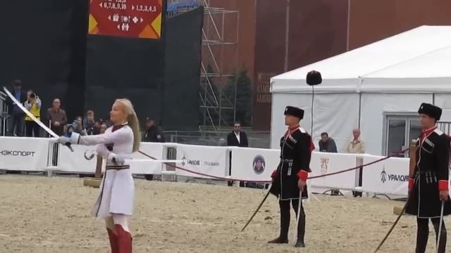 Ойся, ты ойся. Фланкировка казачьей шашкой.