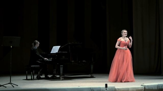 Романс "Руки" из репертуара К. Шульженко