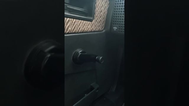 Инструкция, как открыть автомобиль, если ты забыла ключи в салоне  #ladasamara #автоваз