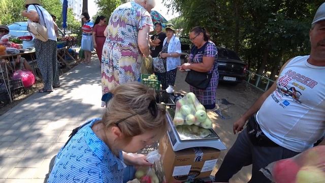 Уличные рынки Астрахани. 22.07.2023