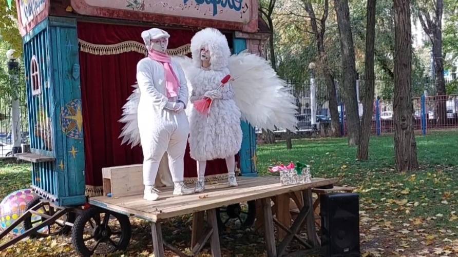#13. Спектакль «Аленький цветочек» в парке им. Октябрьской революции.🔥