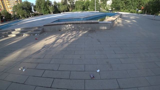 Свиньи-люди в Астрахани в парке Аркадия