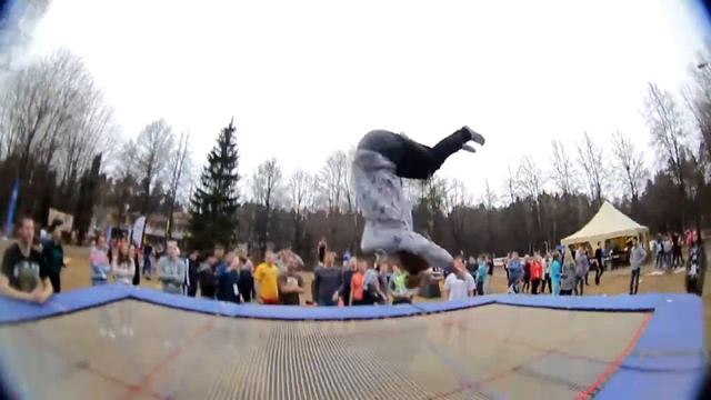 Street trampoline jumping