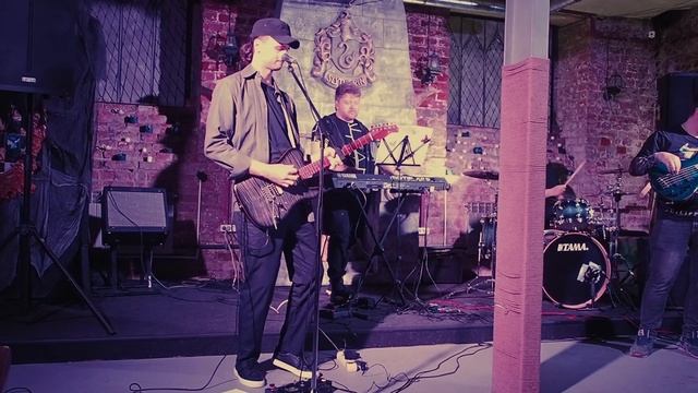 Сильно синий. Ярославль. Хижина Гарри. 26.10.2024