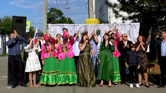 Татьяна Галатова и участники концерта "От колыбели любовь к матери"