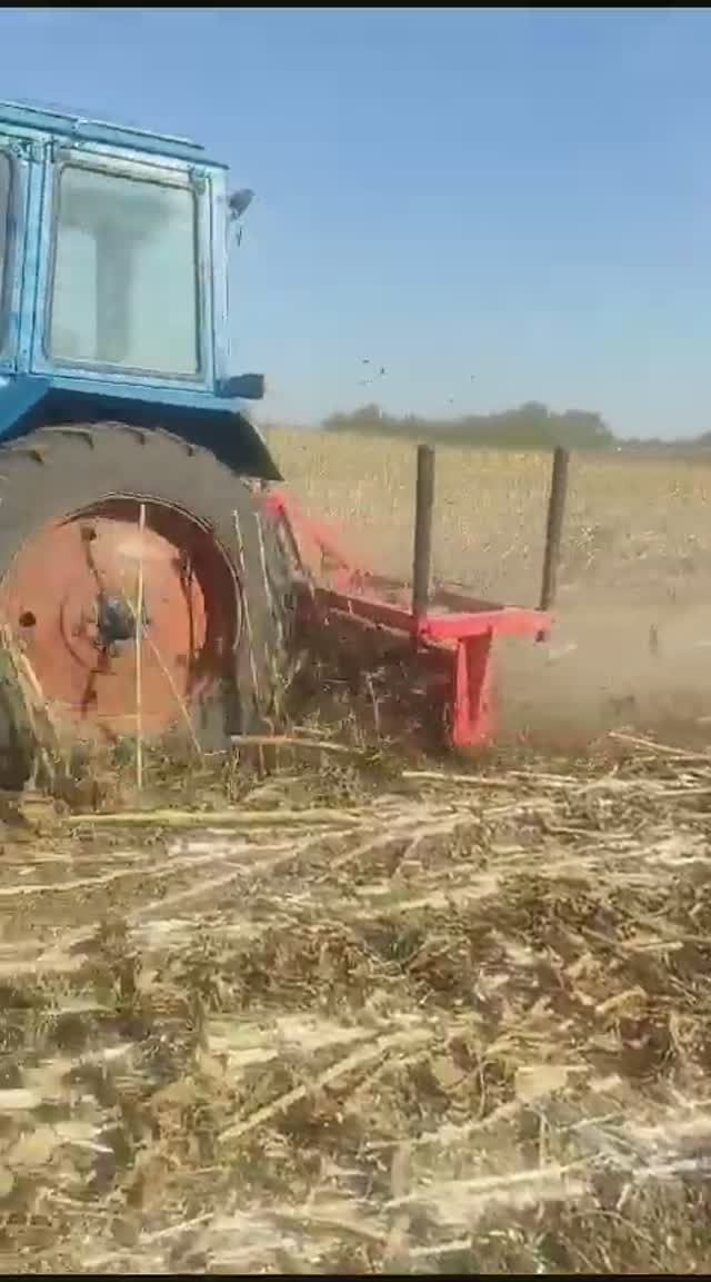 Каток рубящий КИПО-2.5 в работе, трактор МТЗ-80, для заказа 89892954395