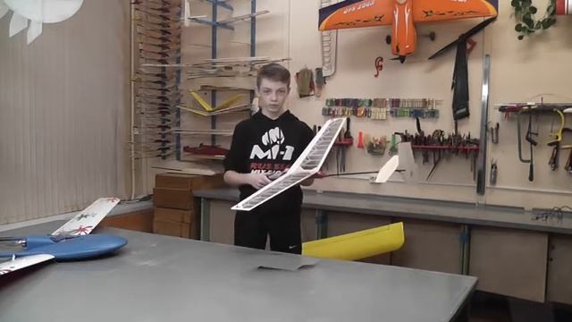 Радиоуправляемый метательный планер Кресова Никиты