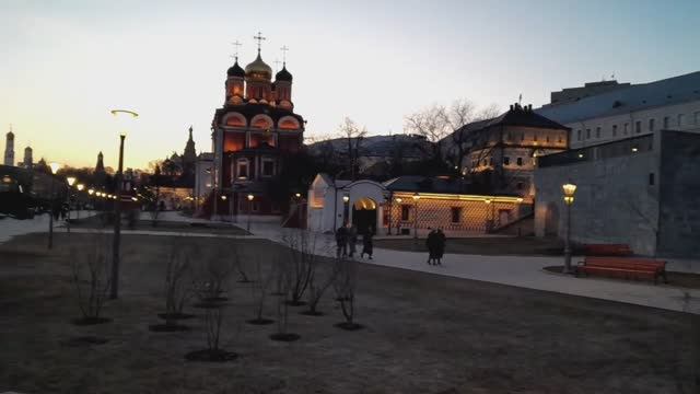 "Дорога в Лавру" день 1. ч. 3.Святыни Варварки.  Зарядье. Продолжение.