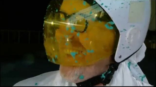 Накинуть на вентилятор