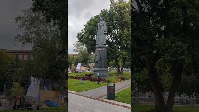 железного Феликса вернуть на его законное место!☝️✊