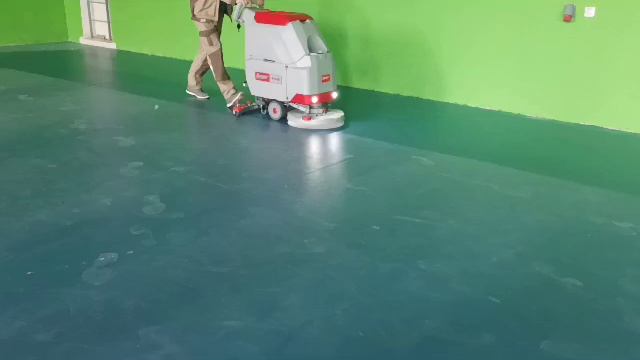 Средняя поломоечная машина