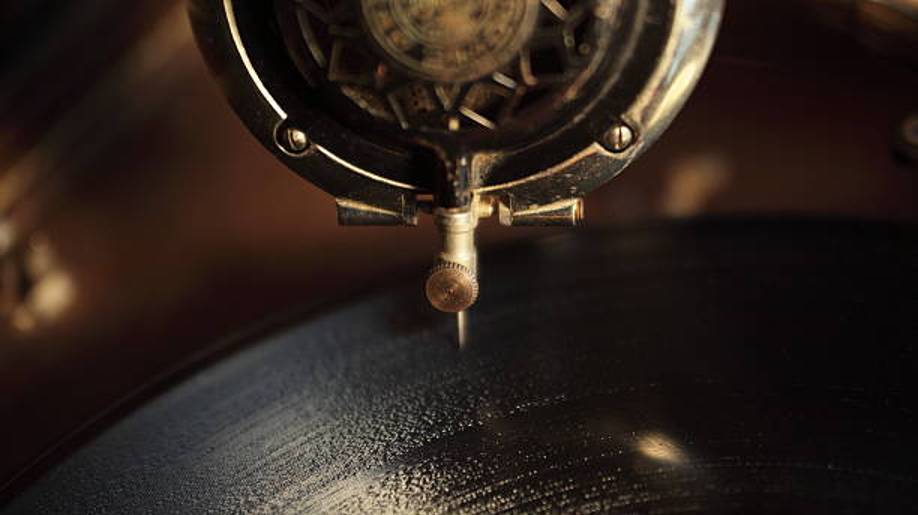 "ВЕЧЕР.ПАСЬЯНС." Стихи: Алёны Чубаровой. Музыка,исполнение— Елены Артёменко. Запись: 1992 год, МТЮЗ