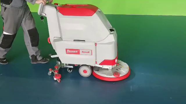 Средняя поломоечная машина