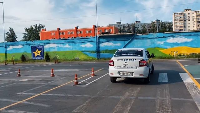 Гонки в автошколе?!