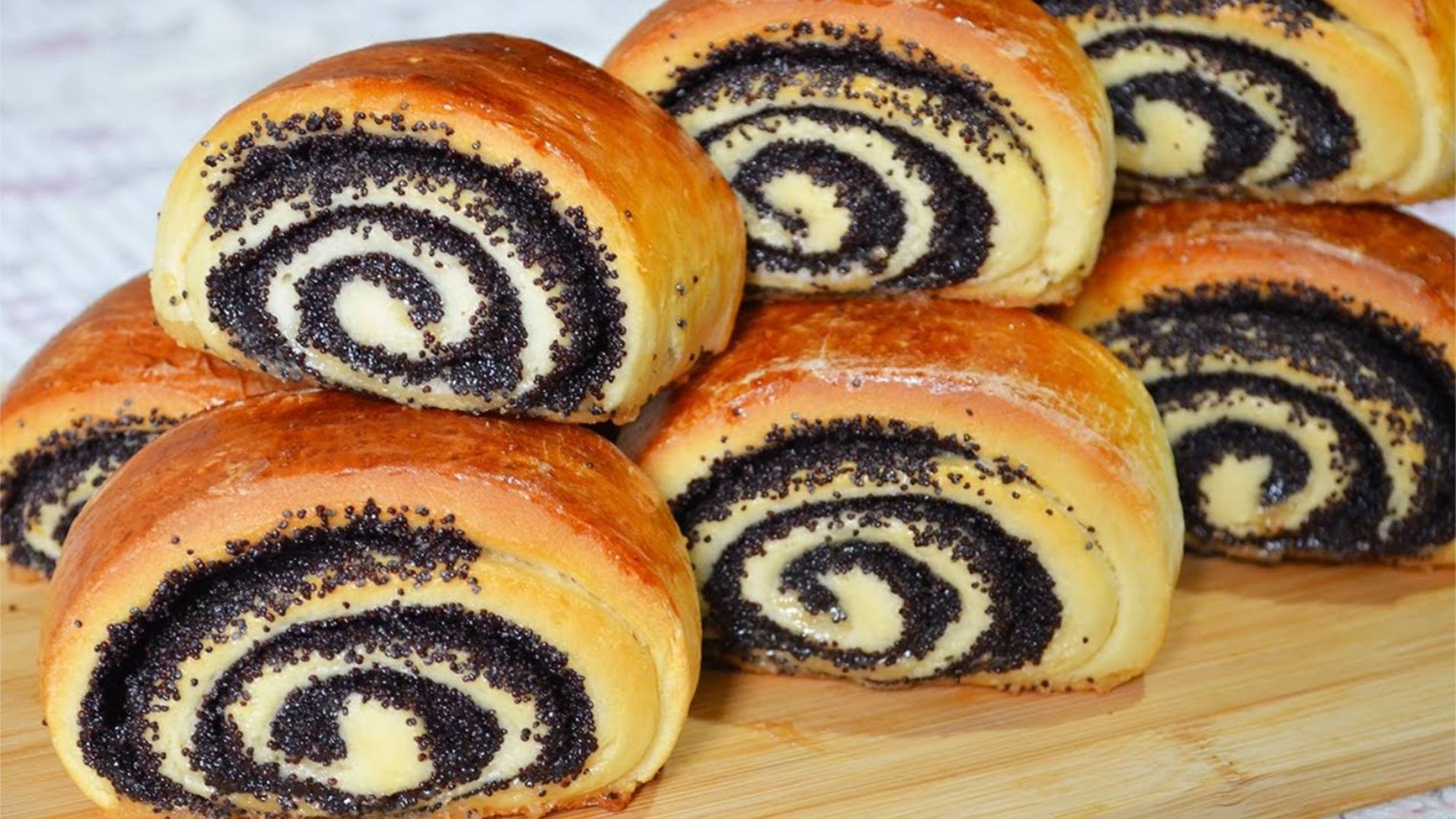 Булочки с маком