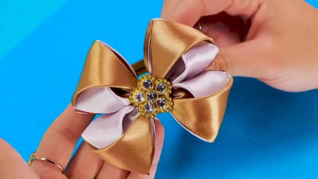 ШКОЛЬНЫЕ БАНТИКИ ИЗ АТЛАСНЫХ ЛЕНТ. Двойные Бантики Канзаши мастер-класс. Мария Калугина.
