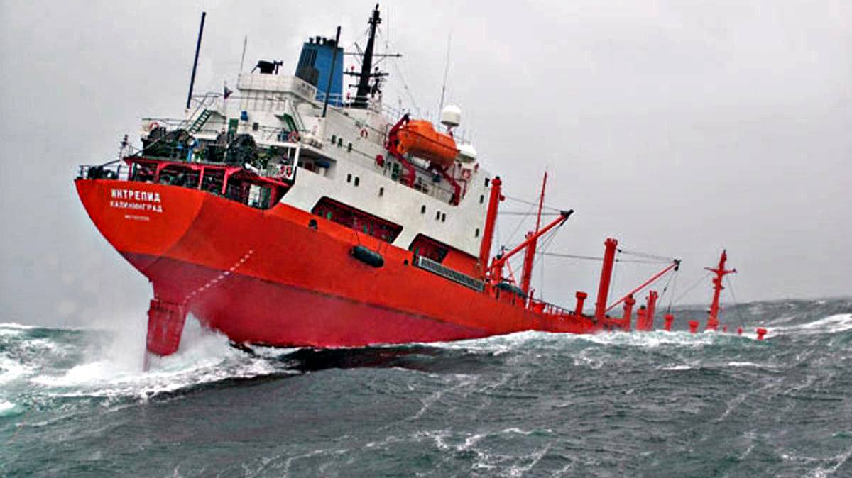 Когда минуты роковые настают...