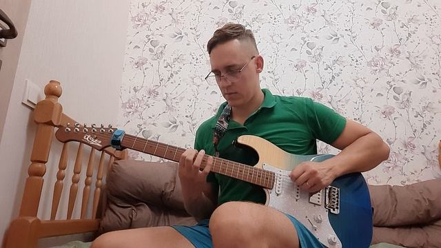 Исполняю на электрогитаре фрагмент из Seven Nation Army