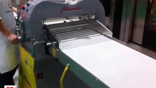 Изготовление круассанов на тестораскатке Flamic