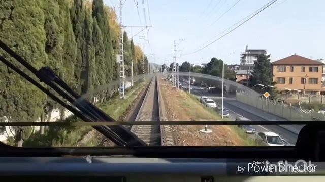 Станция Лазаревская из кабины пассажирского поезда. Архив 2017 года