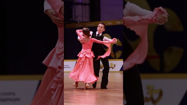 Вальс - Гр.№38 - ВФМ Ю-2+1 American Smooth 1/2 F