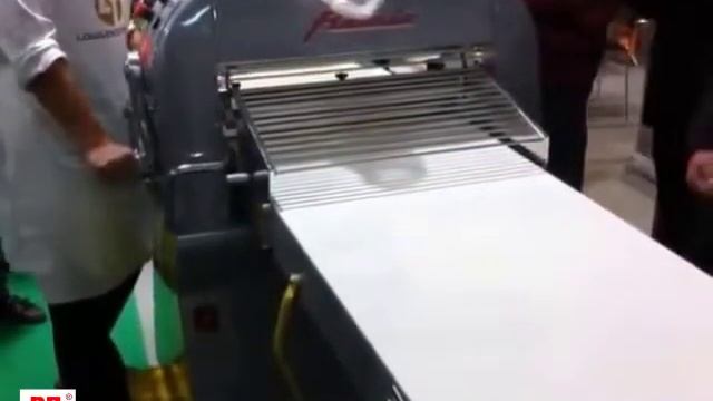 Изготовление слоек с начинкой на тестораскатке Flamic