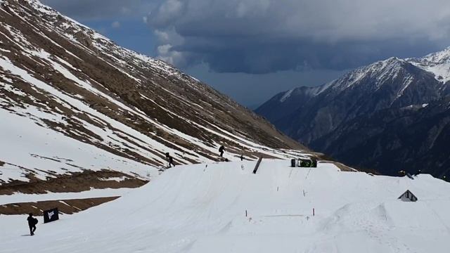 Алматы, Шымбулак. Закрытие горнолыжного сезона. Соревнования по фристайлу. 30 апреля  2024 г.