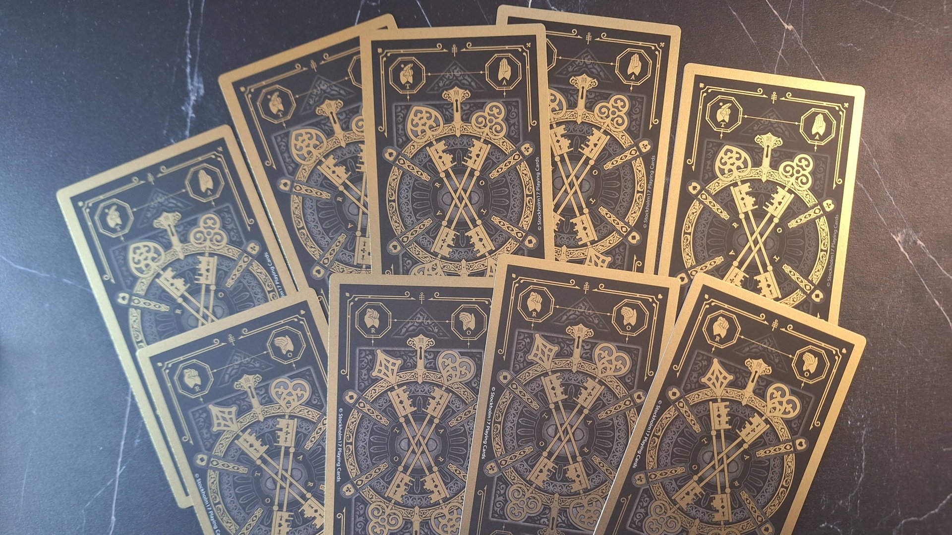 Карты Таро. Дорого-богато? Золото на картах - элемент современного дизайна или дань традиции?👍