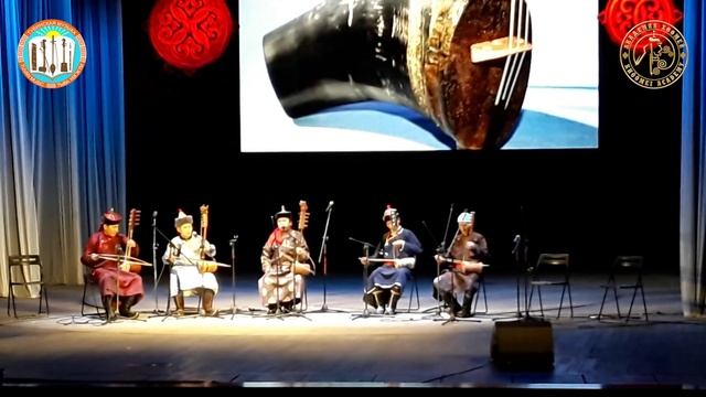 Оюмаа (муз. Х. С. Ооржак) – исп. ансамбль бызаанчы под рук. Н.А.Чооду. Медиатека МФТ, МАХ.