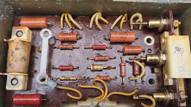 РР-350 (реле-регулятор).  Что драгоценное внутри_