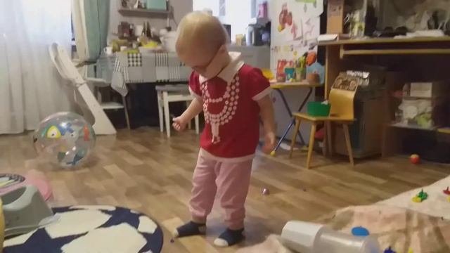 Варя готовит пироги и делает фугало