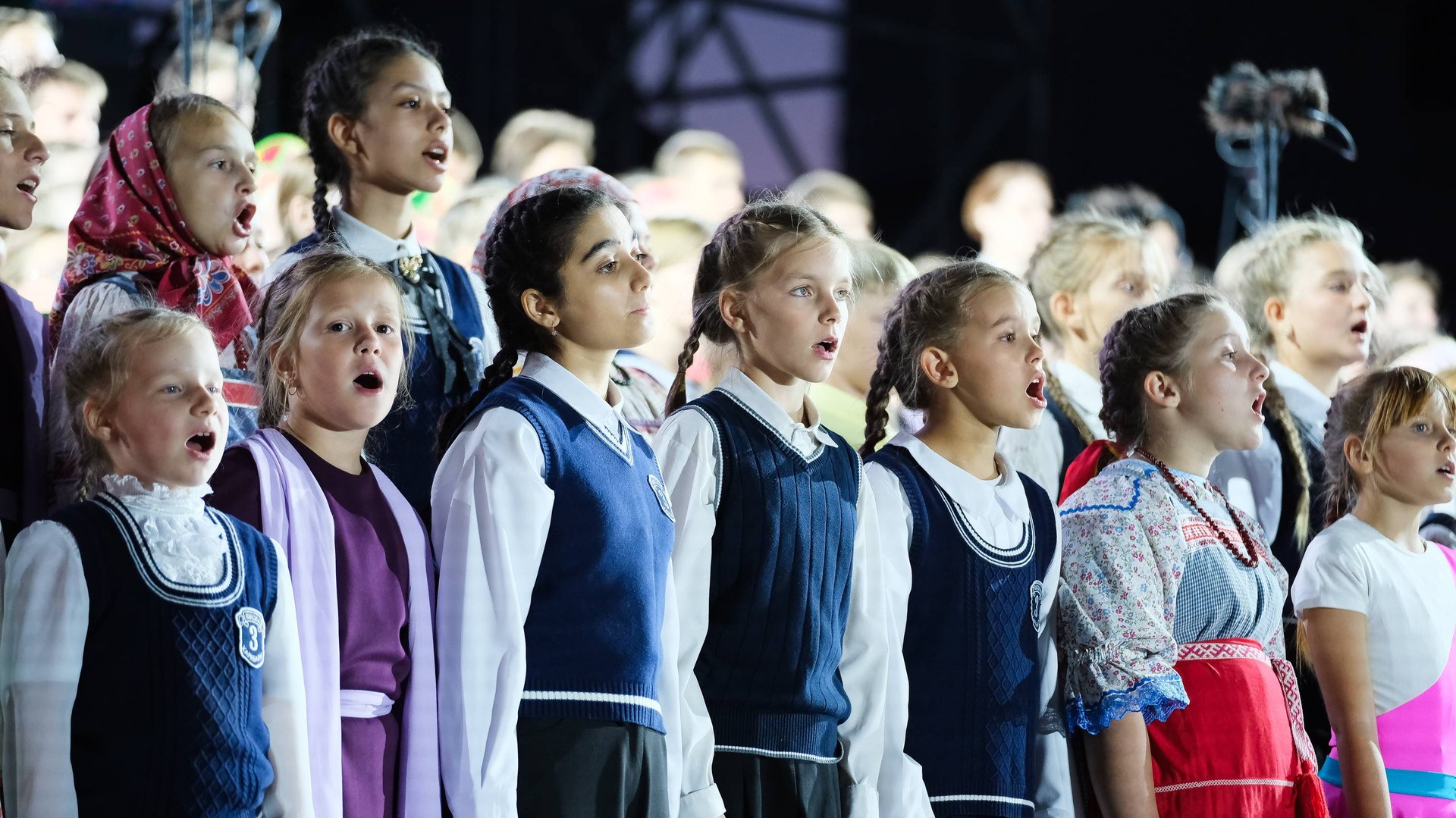 "Родители". Гала-концерт Всероссийского фестиваля школьных хоров "Поют дети России" в 2024 году