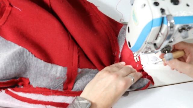 Втачиваем рукава в пройму пальто | 3 часть | Втачиваем рукава и пришиваем подплечники.