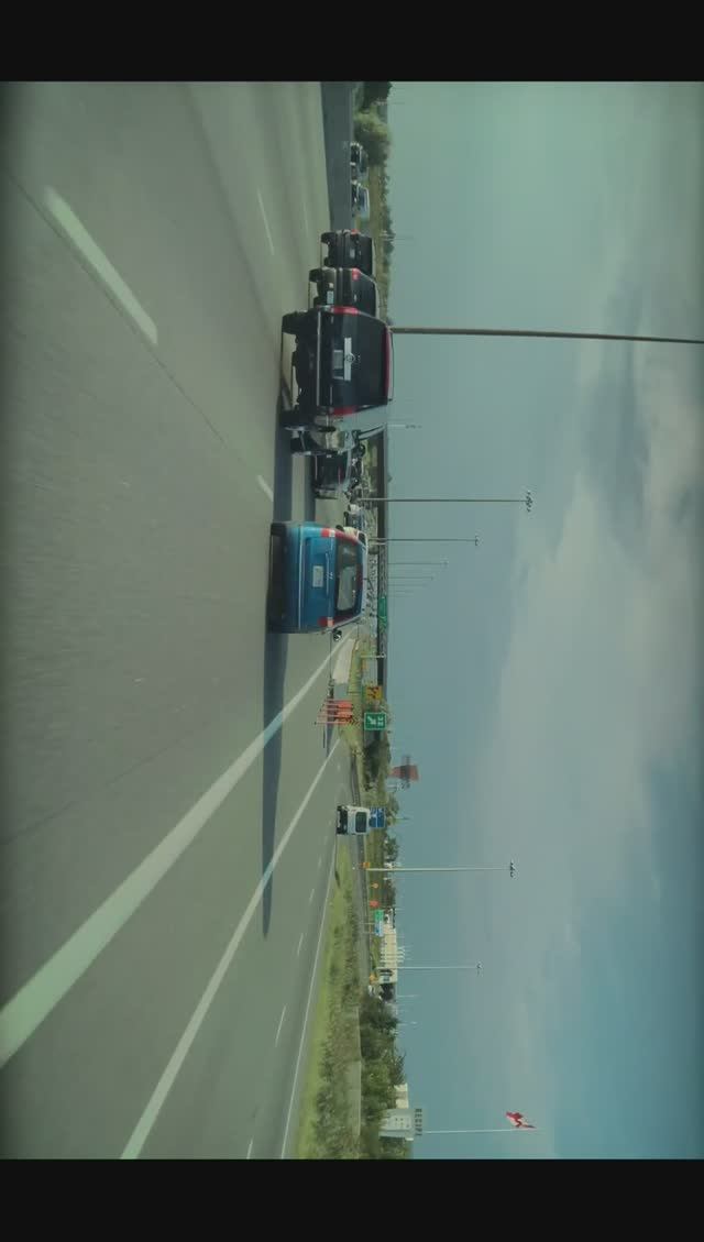 Мужик на Чёрной Машине всех Взбаламутил