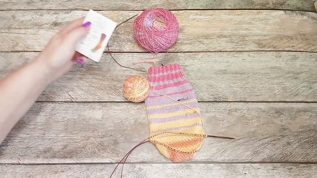 Мне все фиолетово/Носочный календарь /Задание августа/Вяжу носочки из хлопковой пряжи