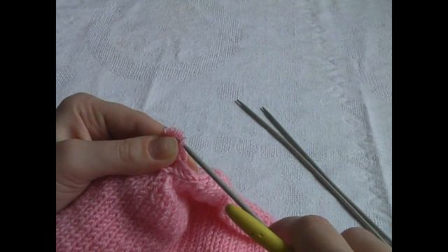 Мастер класс по вязанию детской котошапки с ушками спицами// Шапка с ушками для девочки мастер класс