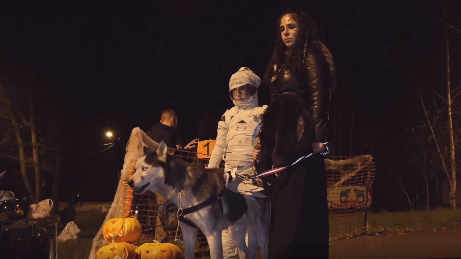 В новом выпуске программы "Дело ведёт Мур-р-р" - костюмированный забег