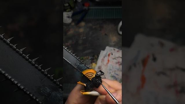 Покраска бюста Человека-Бензопилы