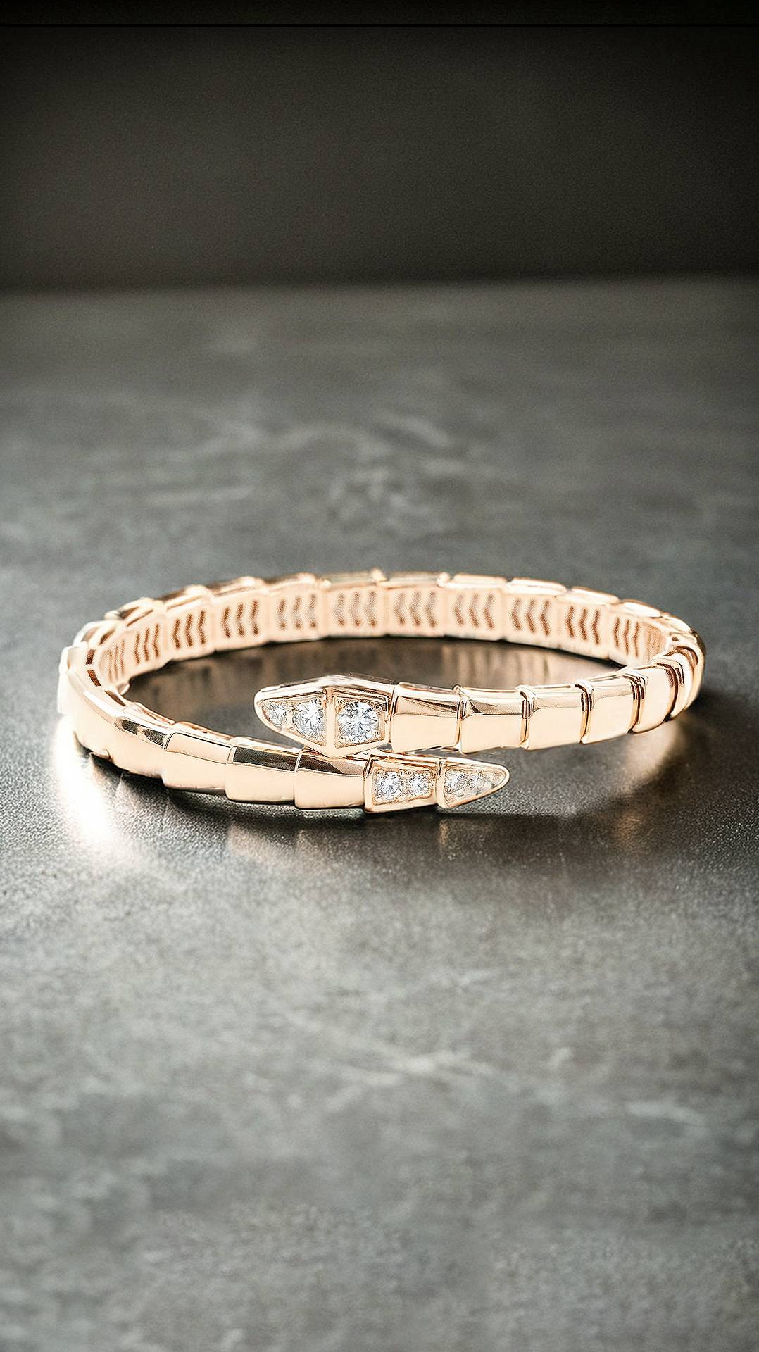 Браслет в виде змеи с бриллиантами #булгари #серпенти #браслет #ювелирныеизделия