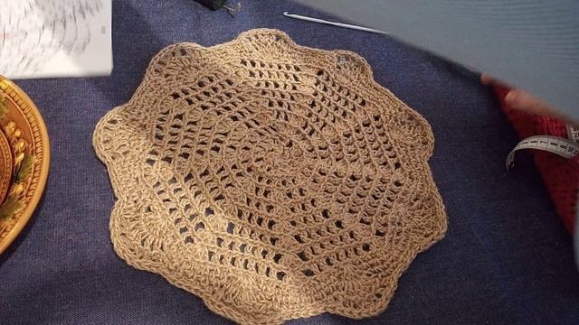 Вязание коврика ( салфетки) из джута.