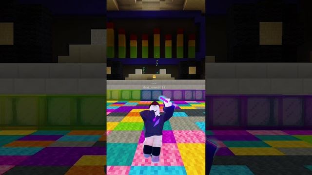 Танец в диско-зале