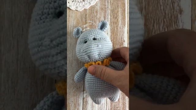 ВЯЗАНАЯ ИГРУШКА БЕГЕМОТИК. #SHORTS